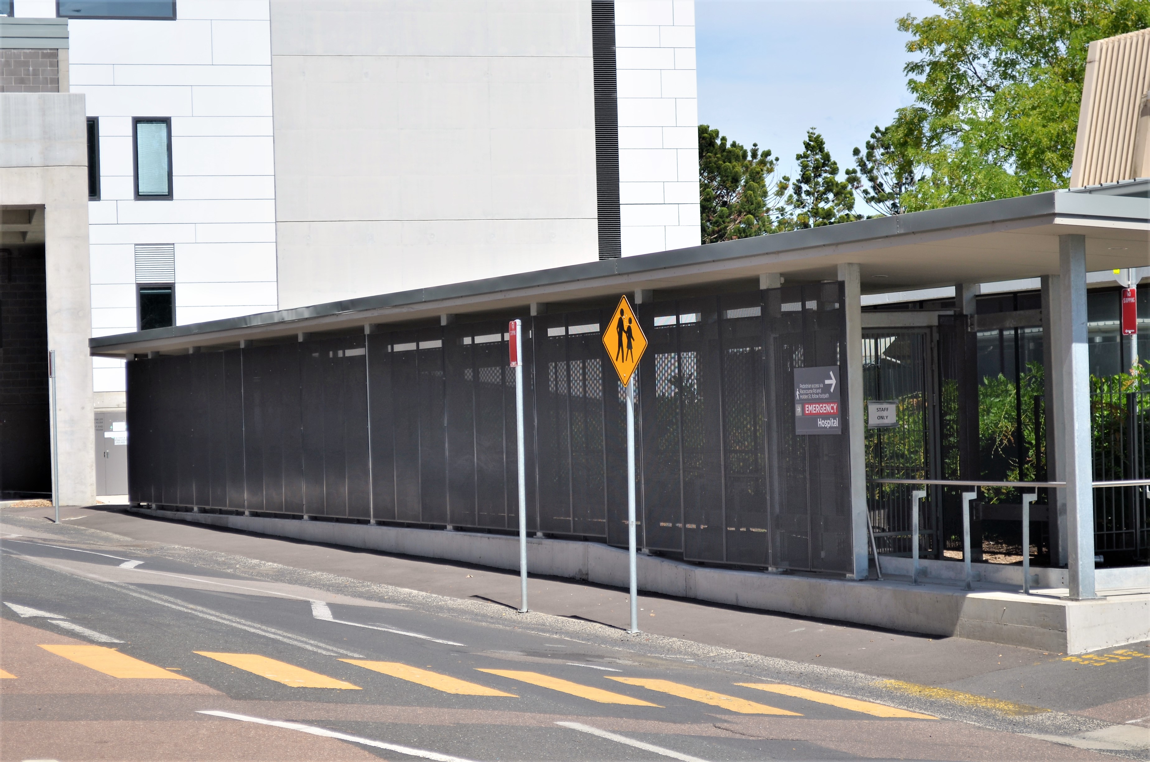 Gosford Hospital walkway | Arrow Metal