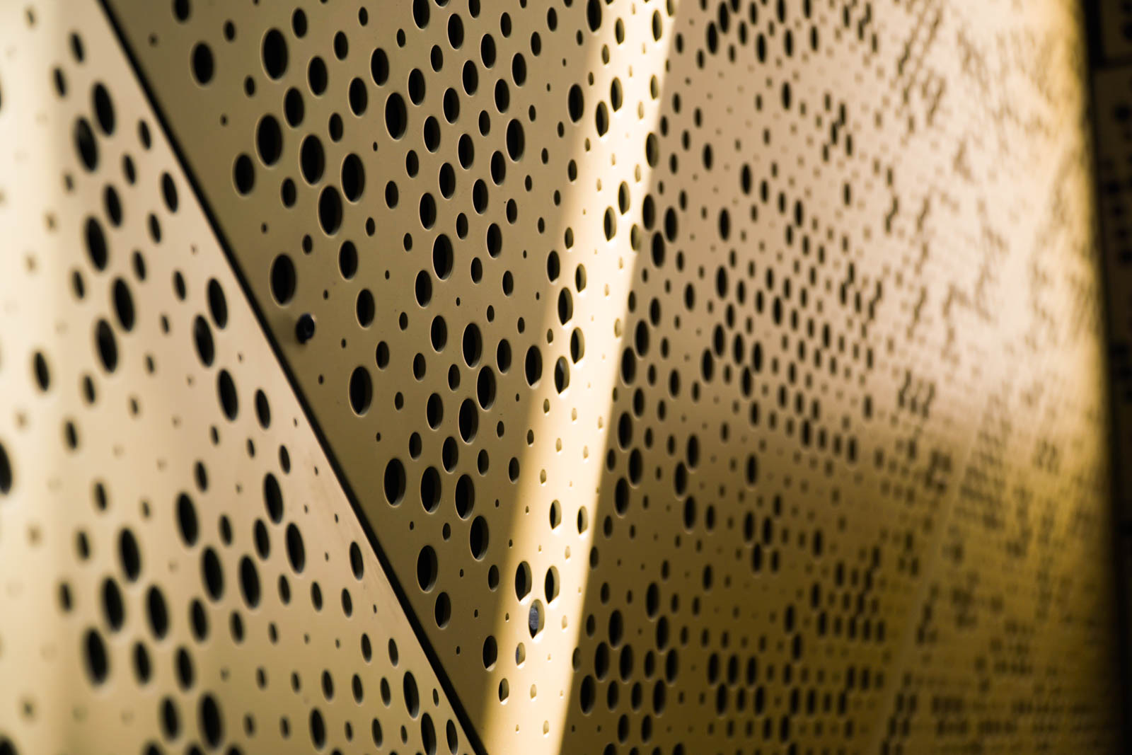 Metal Holes Pattern Round Perforated Carbon Steel 16111820