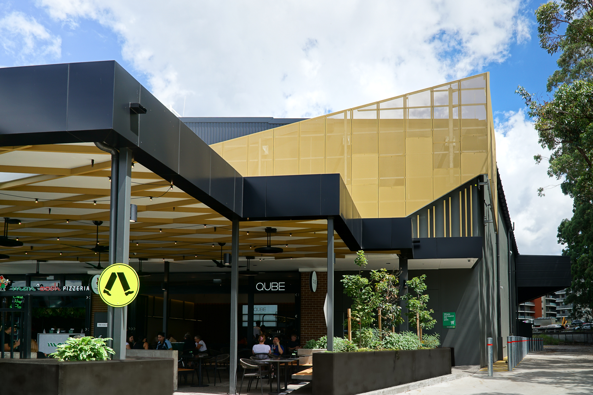 Shopping Centre Facade, New Woolworths Store - Arrow Metal