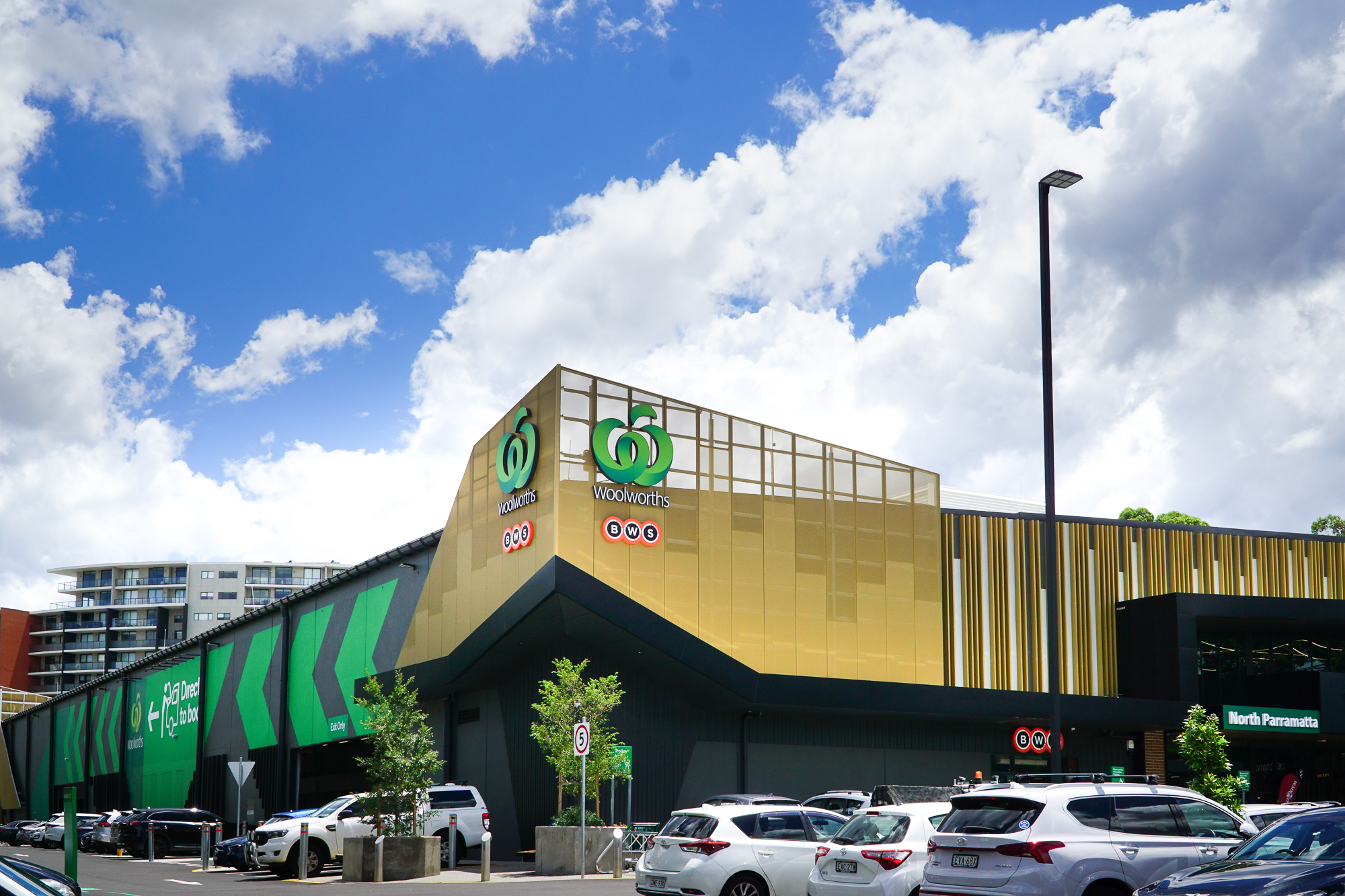 Shopping Centre Facade, New Woolworths Store - Arrow Metal
